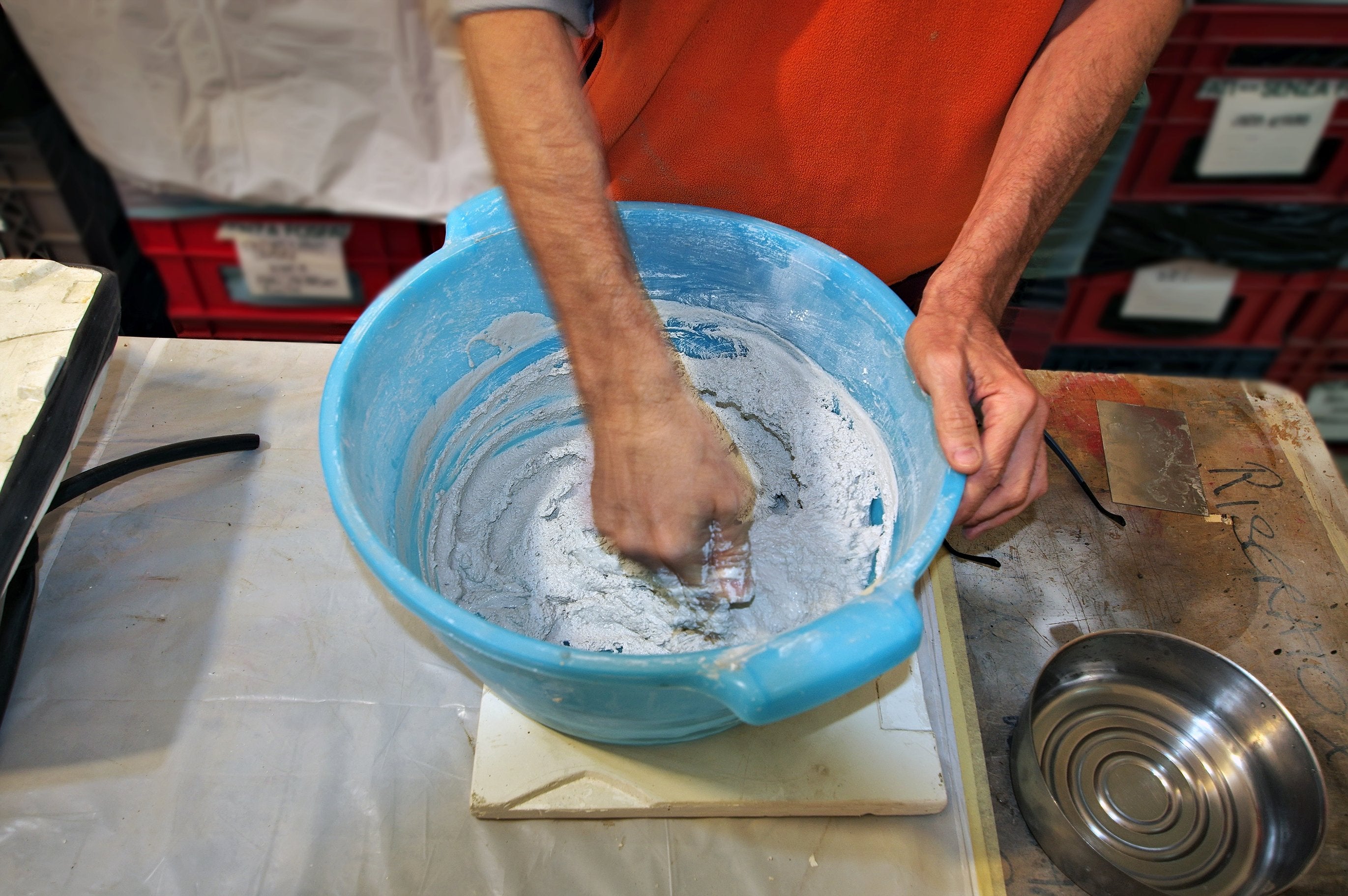 Best Practice for Mixing Plaster of Paris – EnvironMolds